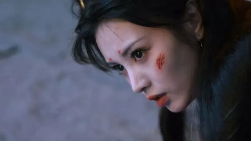Moonlit Reunion: Can Wu Zhen Escape Her Fateful Death Trap? - Newhanfu