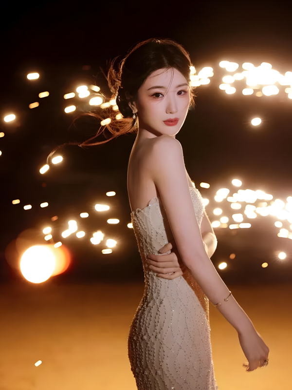 Mao Xiaotong’s Firework-Ready Gown - Newhanfu