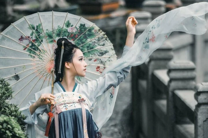 What Does Hanfu Represent - 2021