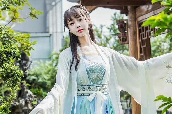 What is the Basis of a Set of Hanfu - Newhanfu