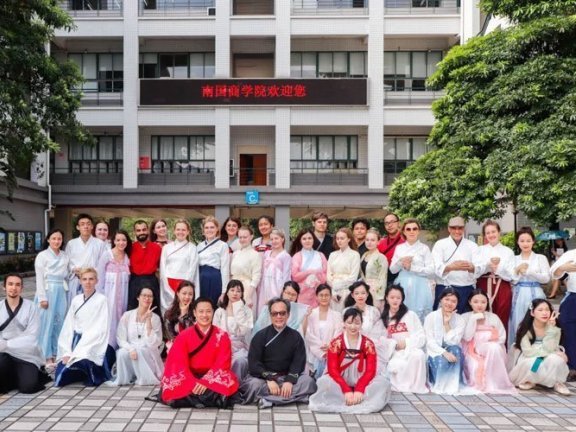 Discover Hanfu News, Story & History - Newhanfu.com