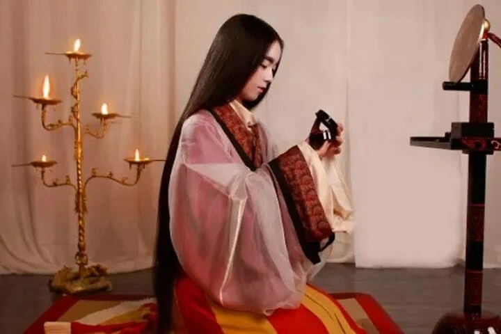 Recover 200 Sets Hanfu in 12 years - They Amazing the World - Newhanfu