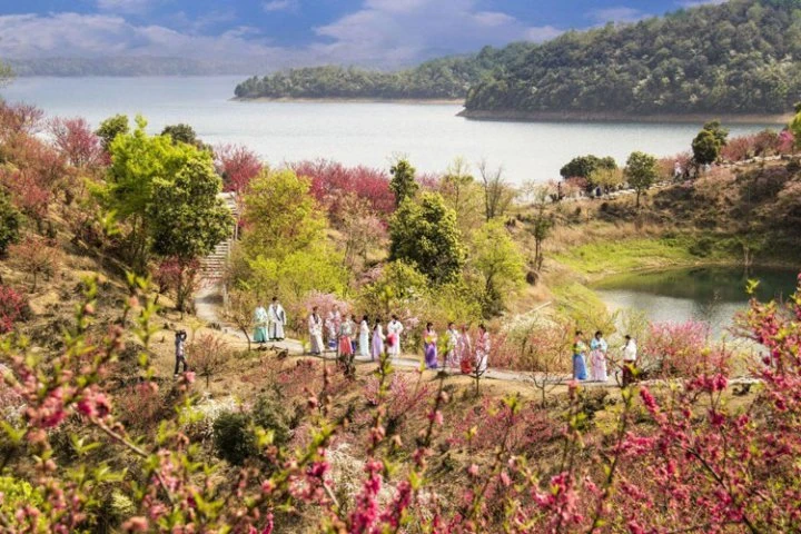 Flower Festival: The Most Beautiful Festival of Spring - Newhanfu
