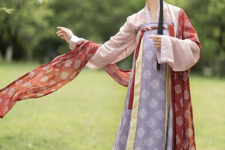 7 Types of Hanfu Skirts That You Should Know - Newhanfu