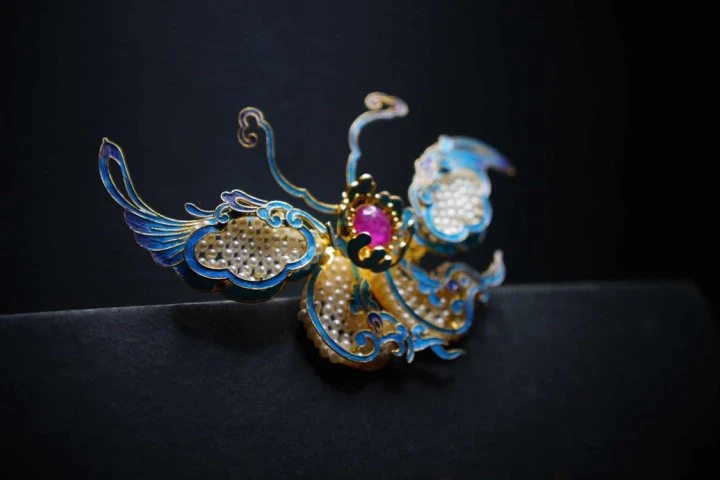 The Art of Filigree Inlay: A Revival Among Young People - Newhanfu