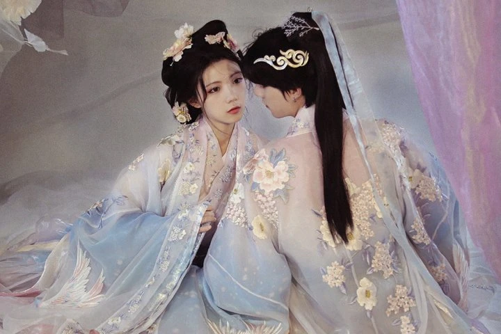 Spring into Romance: Recommended Hanfu Styles for Couples - Newhanfu